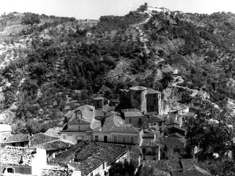 Caposele: all'ombra del Partenone o del Colosseo? - La Sorgente Online